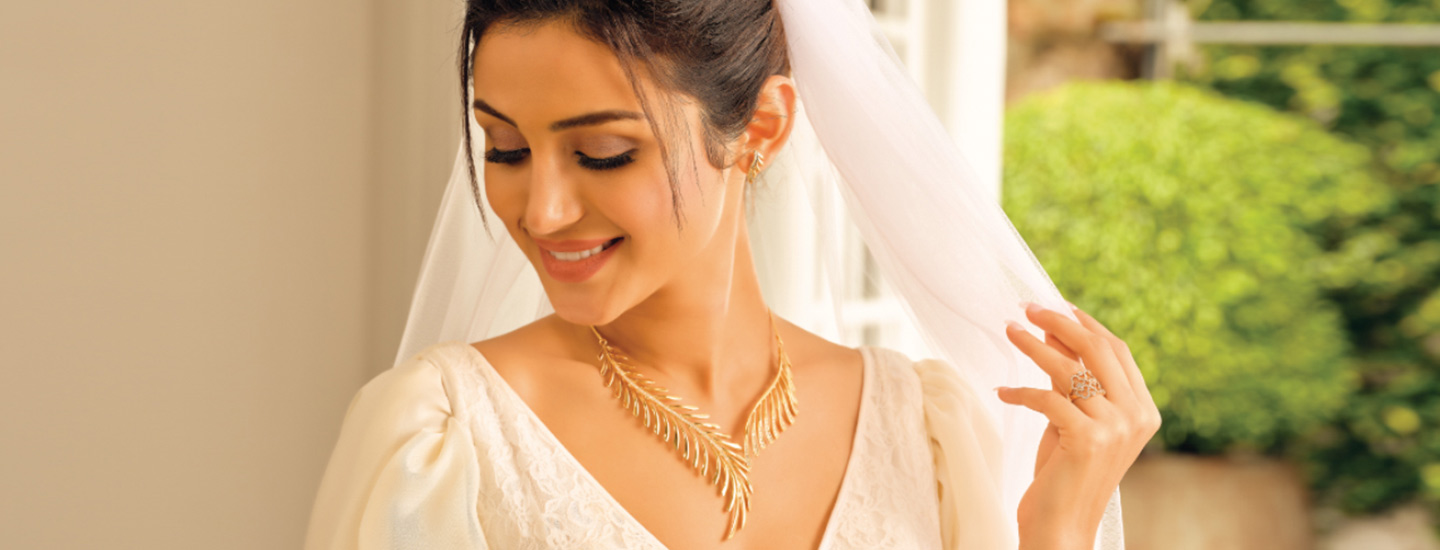 Vogue Jewellers Gold Necklace Designs